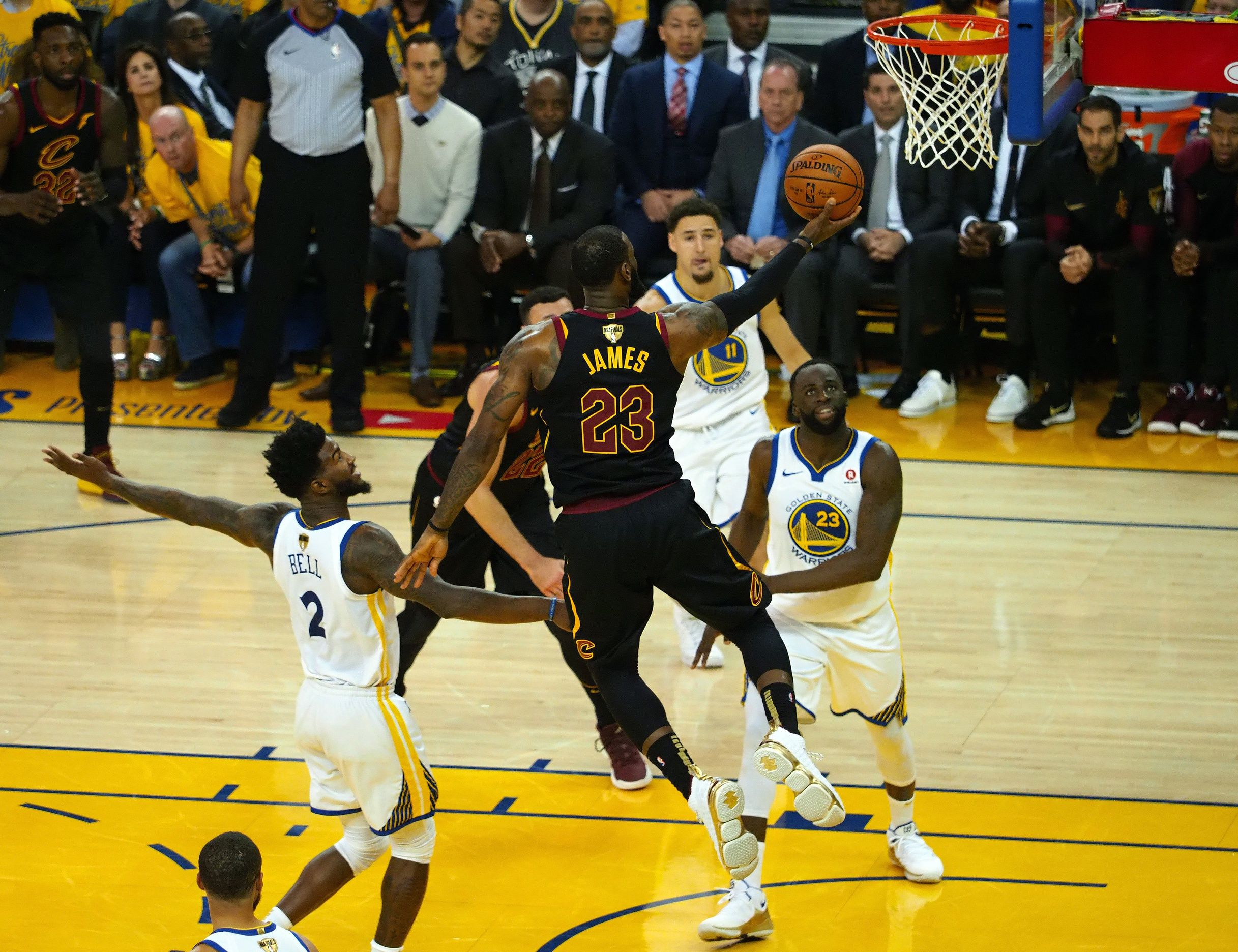 Michael Jordan Vs. Lebron James: Who Was The Better NBA Player?