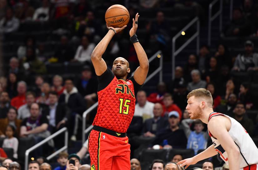 10 NBA Players With Better Statistics Than Michael Jordan