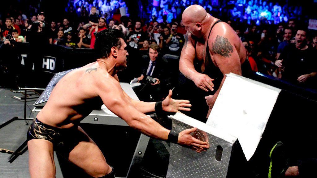 10 Huge Gimmick Matches That Happened On WWE TV