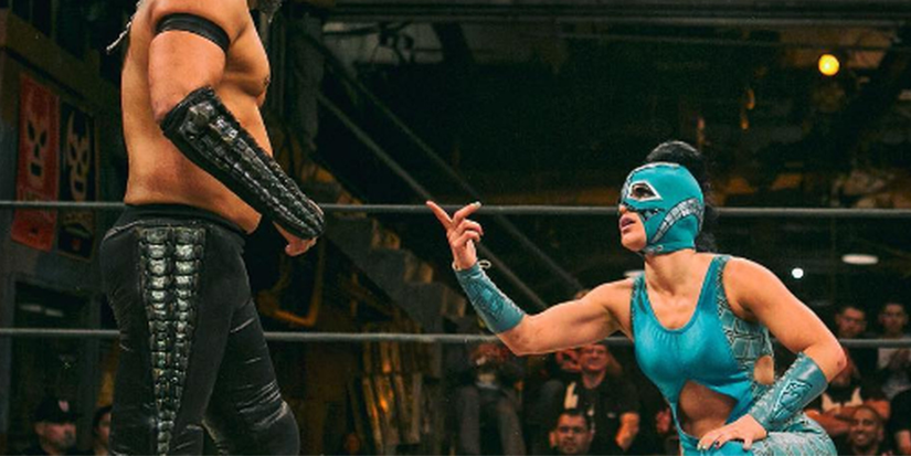 Everything To Know About Thunder Rosa's Face Paint, Age, Husband & More