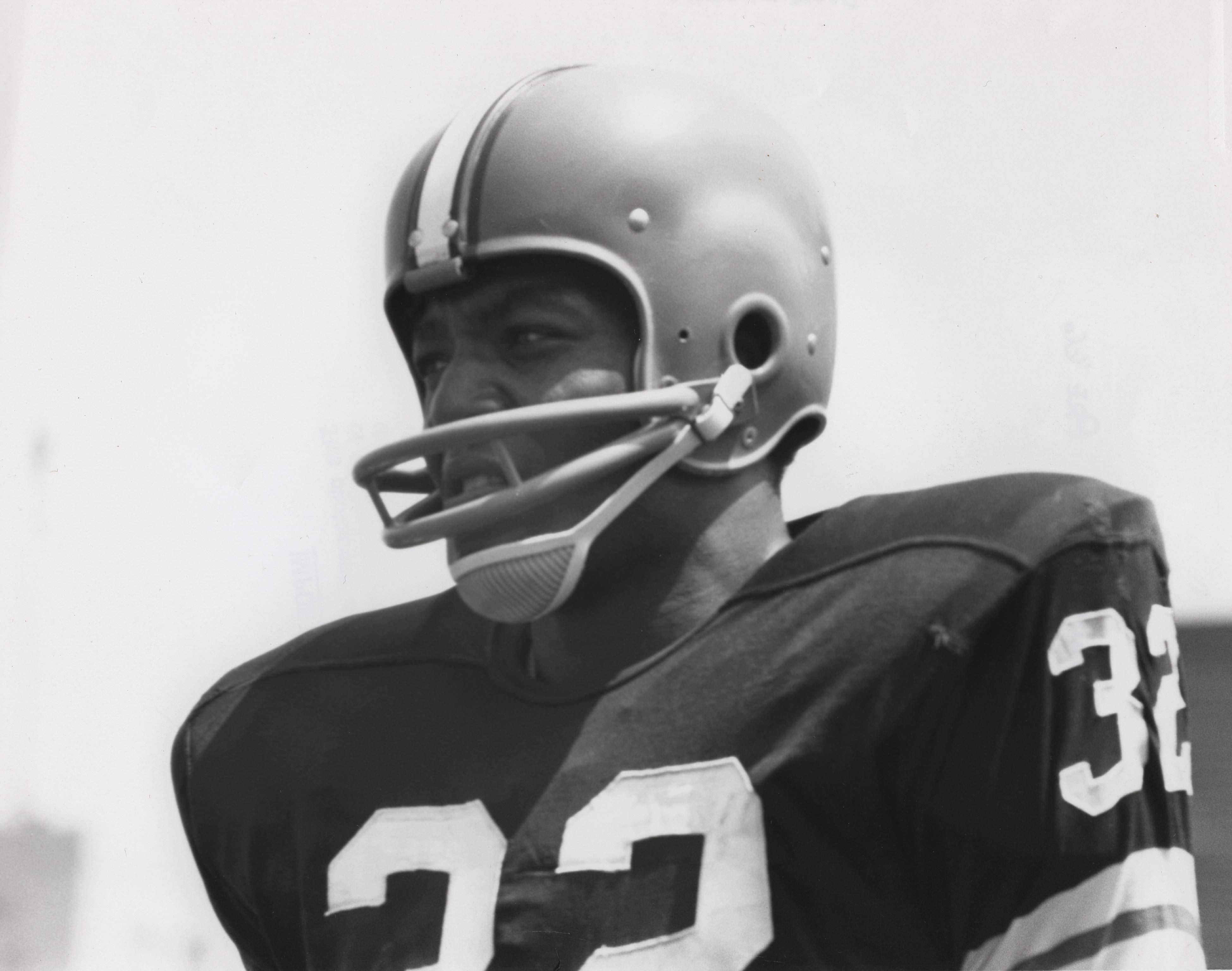 10 Things NFL Fans Should Know About Jim Brown