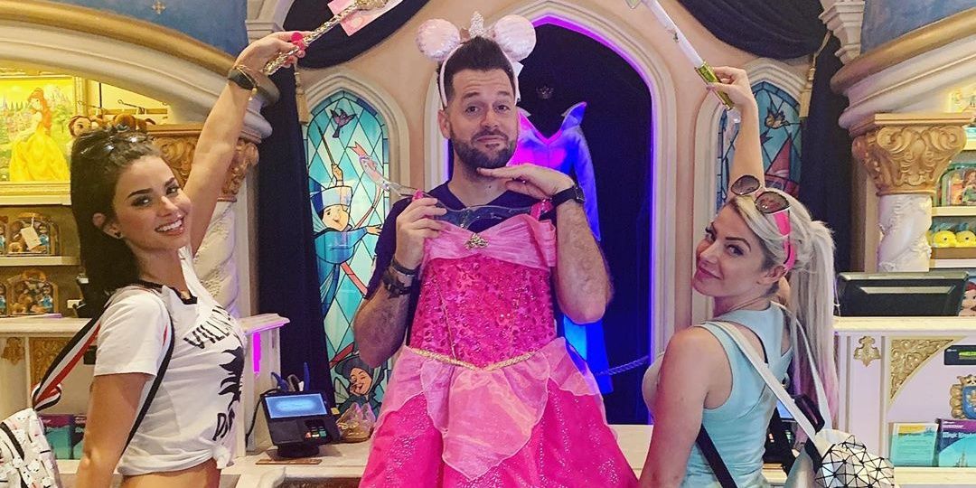 10 Things WWE Fans Should Know About Raw Announcer Mike Rome