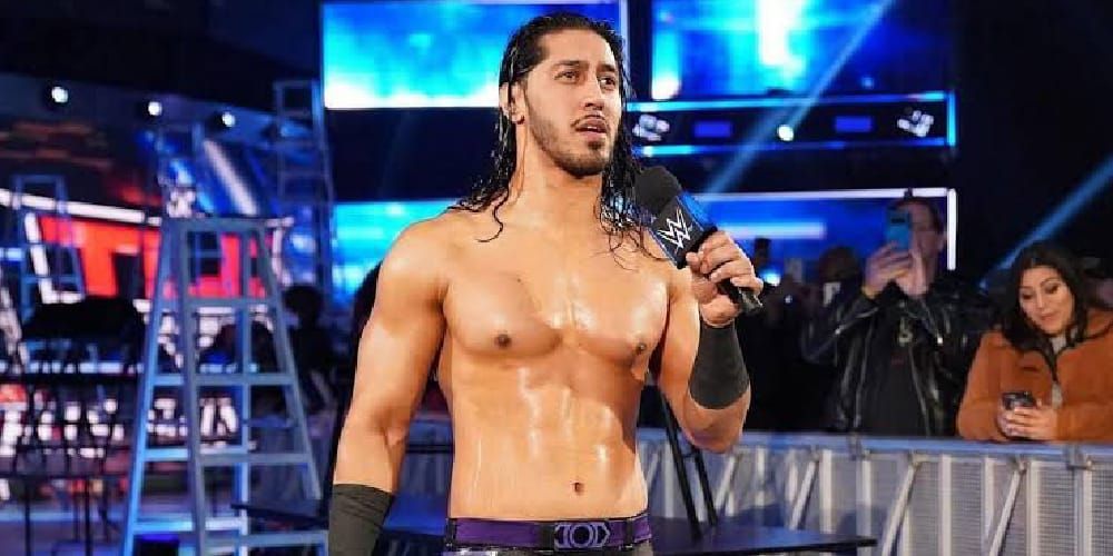 10 WWE Wrestlers Triple H Seems To Have Forgotten About