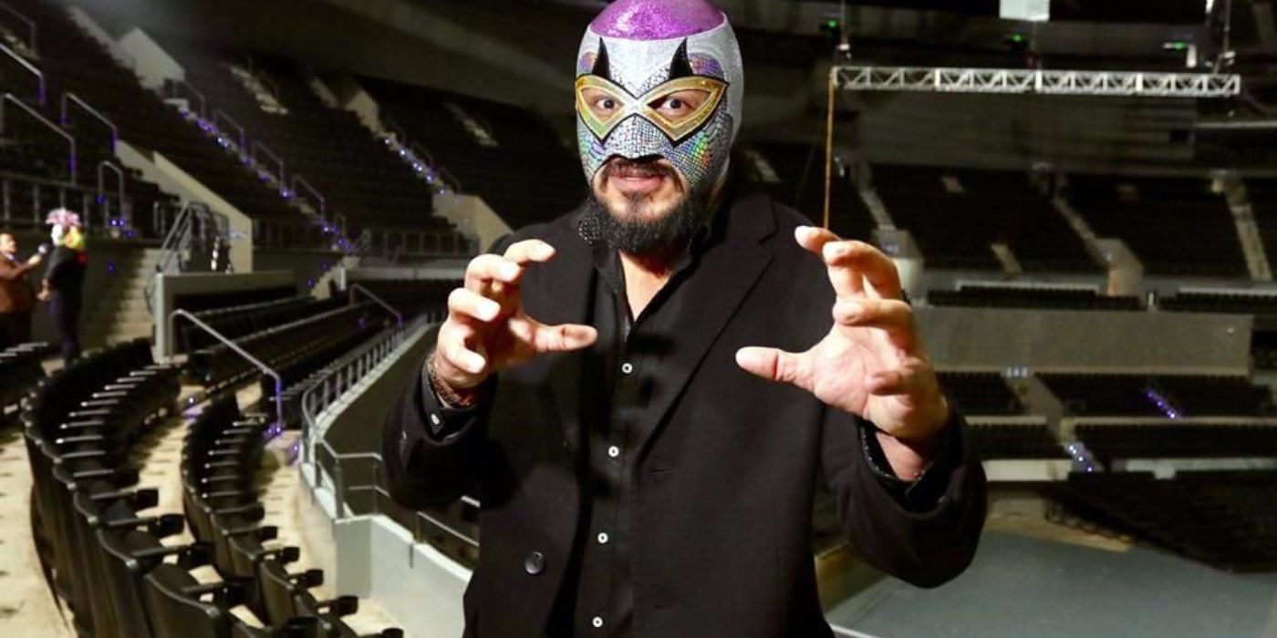 10 Things Fans Should Know About WWE SmackDown Superstar Santos Escobar