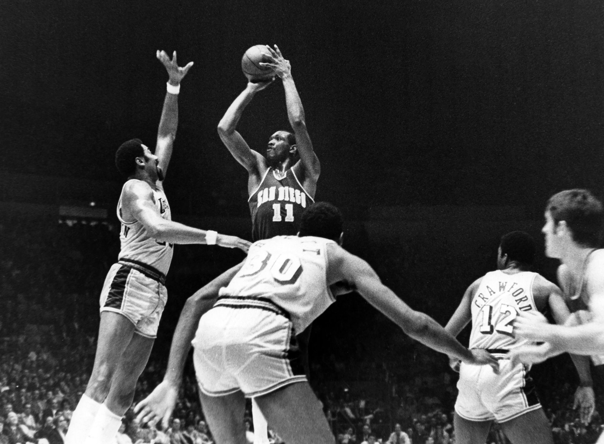 10 NBA Teams Who Relocated Cities (& Why That Happened)