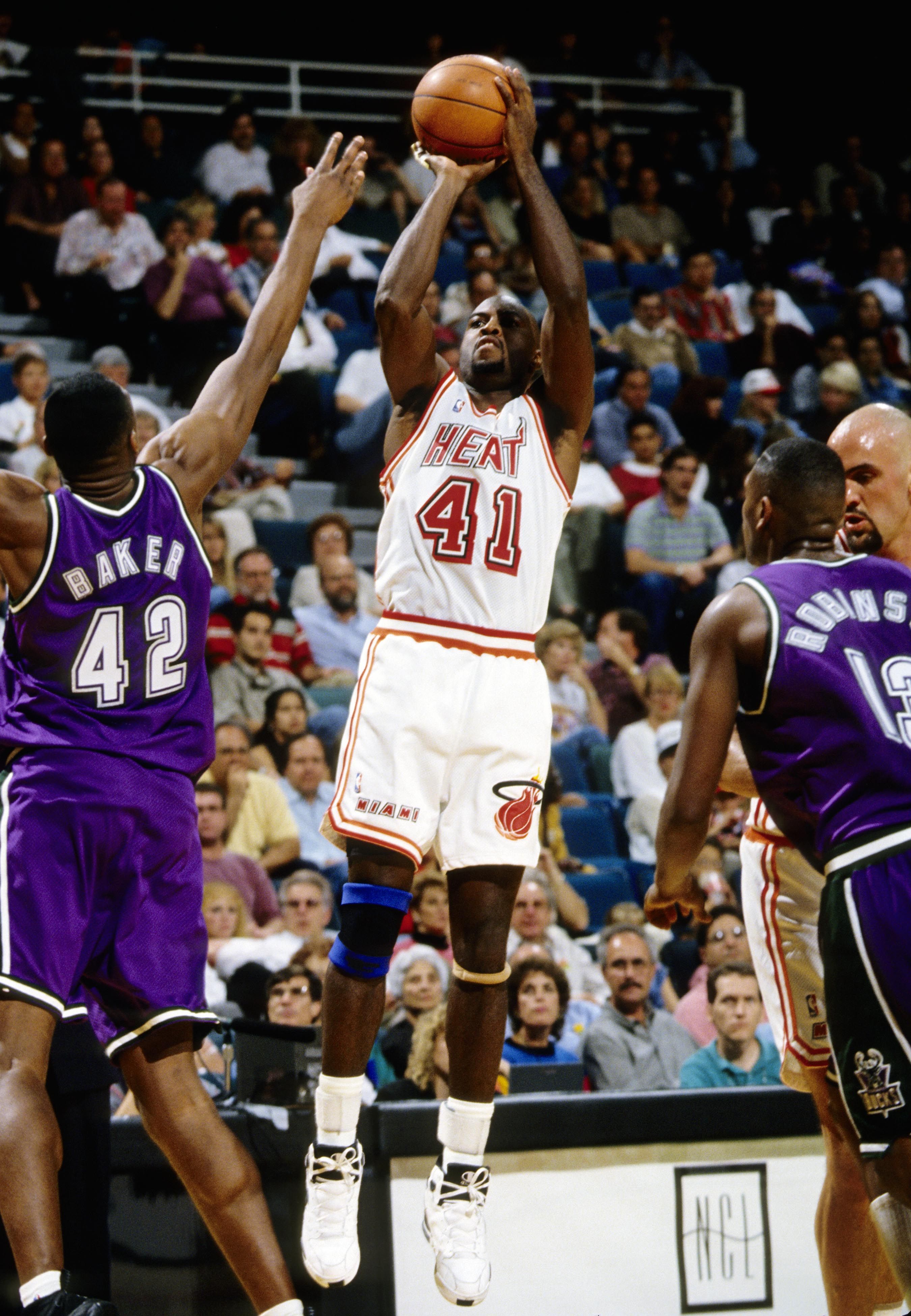 13 Best NBA Players In Charlotte Hornets History