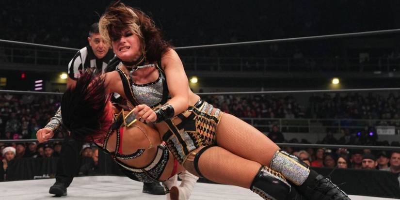 Jamie Hayter's Age, Height, Relationship Status & More