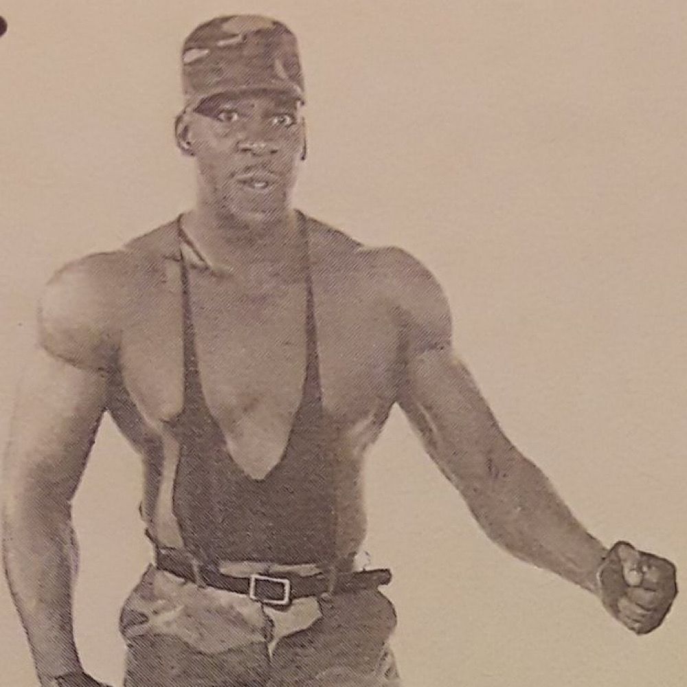 Lacey Evans & 9 Other Wrestlers With A Military Gimmick