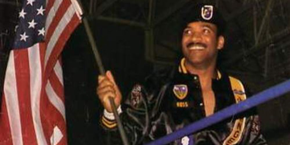 Lacey Evans & 9 Other Wrestlers With A Military Gimmick