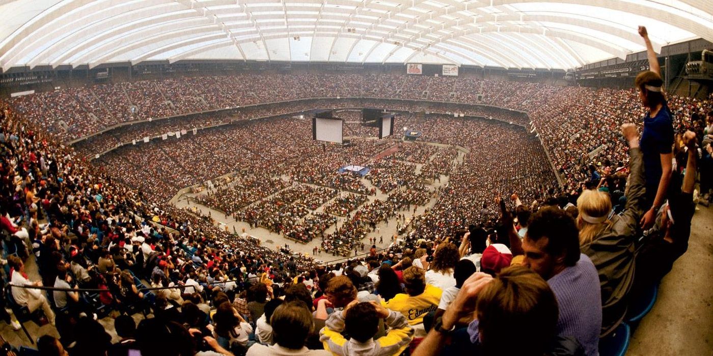 How WWE Filled The Pontiac Silverdome For Hulk Hogan & Andre The Giant ...