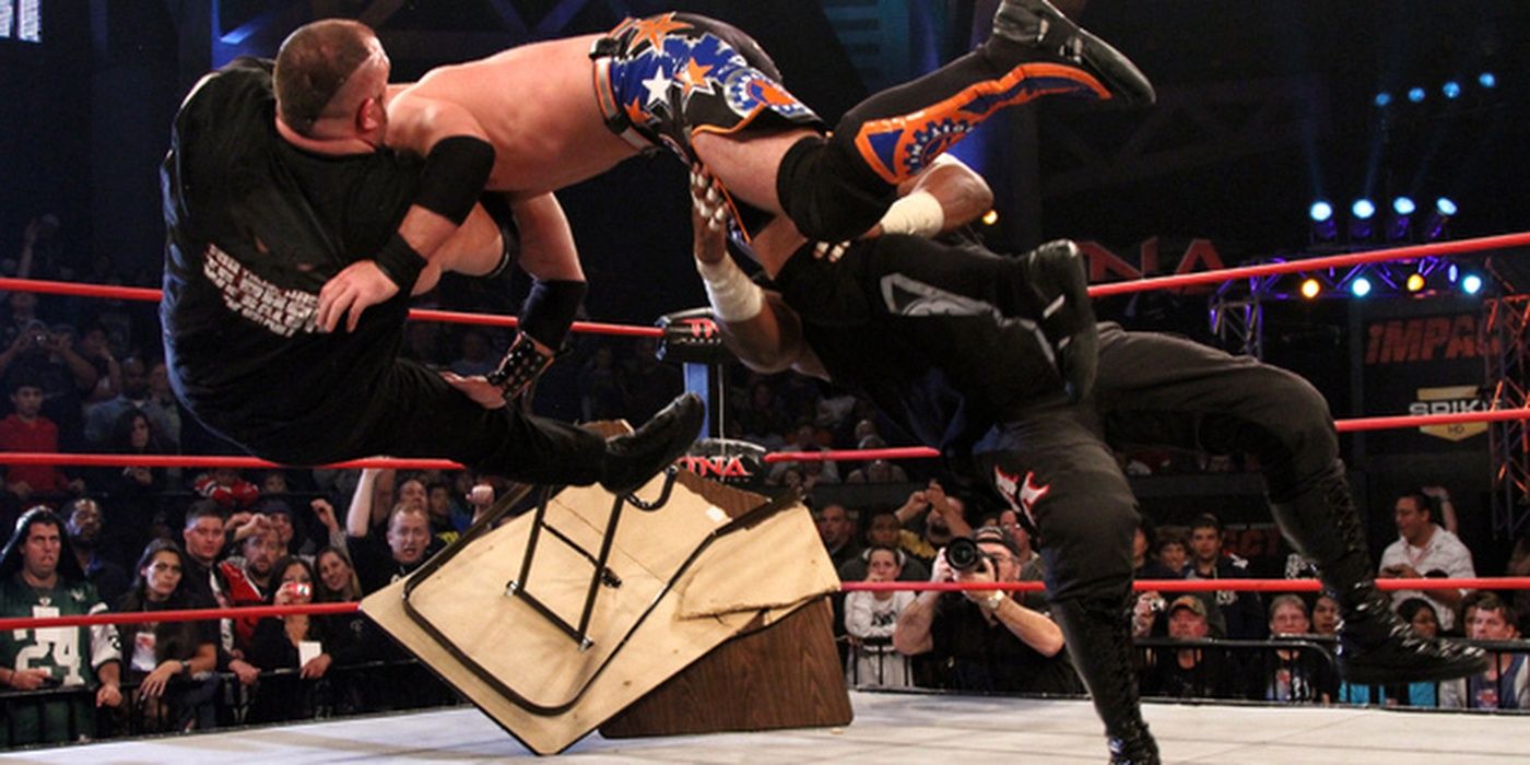 10 Hidden Details You Never Noticed For These Wrestling Finishers