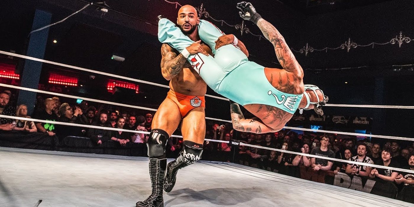 Lita & 9 Other Superstars Inspired By Rey Mysterio