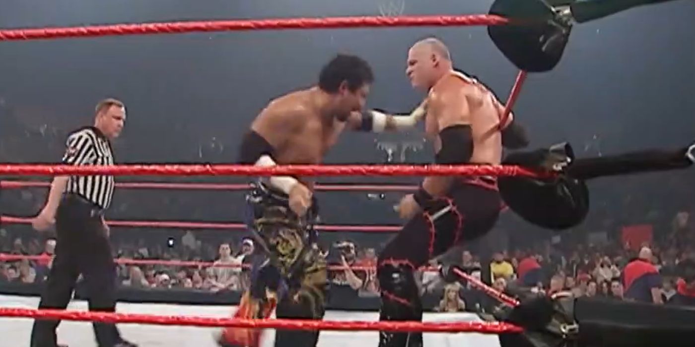 10 Times Small Wrestlers Squashed Giants in WWE