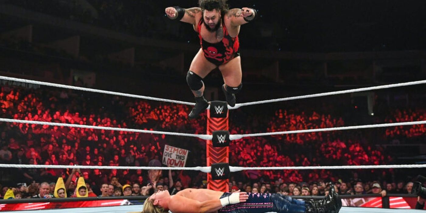 10 Wrestling Moves That Giants Shouldn't Have Been Able To Do (But Did)