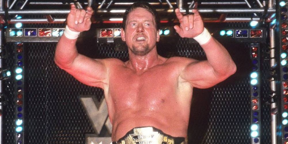 10 WCW Wrestlers Who Had Tremendous Success (With Unimpressive Physiques)