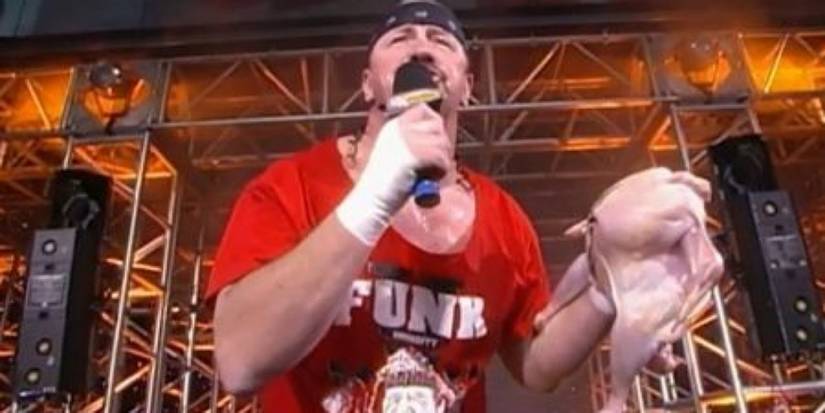 10 WCW Wrestlers Who Had Tremendous Success (With Unimpressive Physiques)