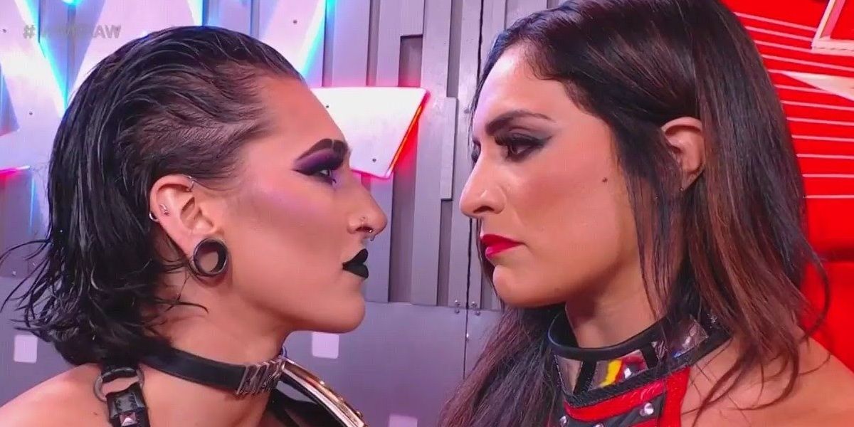 5 WWE Women That Could Defeat Rhea Ripley (& 5 Who Have No Chance)