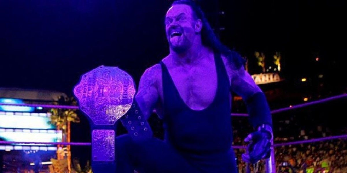 5 Worst WWE Attires From The 2000s (& The 5 Best)