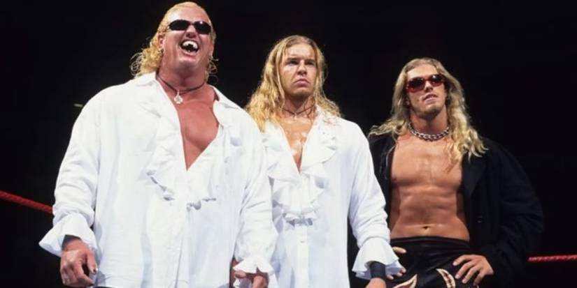 5 Biggest Factions In WWE History (& 5 With The Fewest Members)