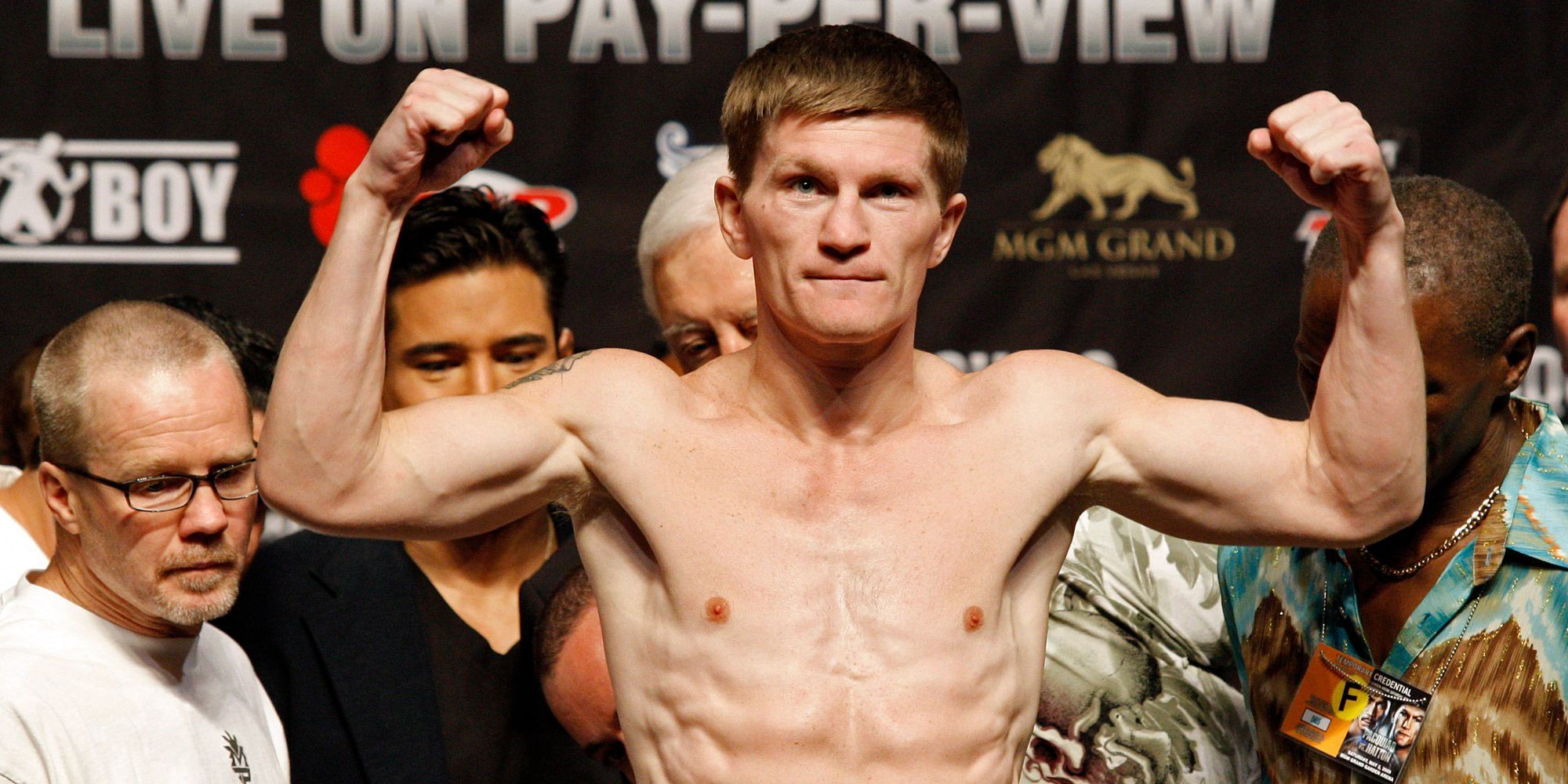 10 Most Insane Weight Cuts In Boxing History