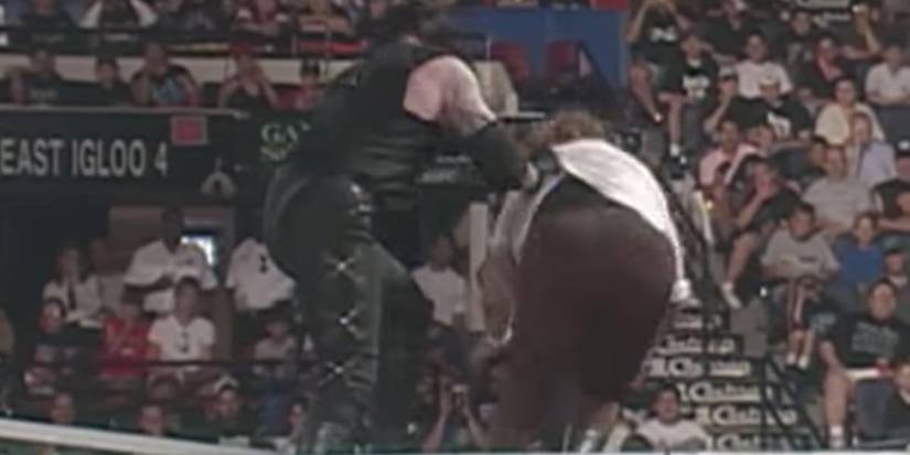 Behind-The-Scenes Stories From The Undertaker & Mick Foley's Hell In A ...