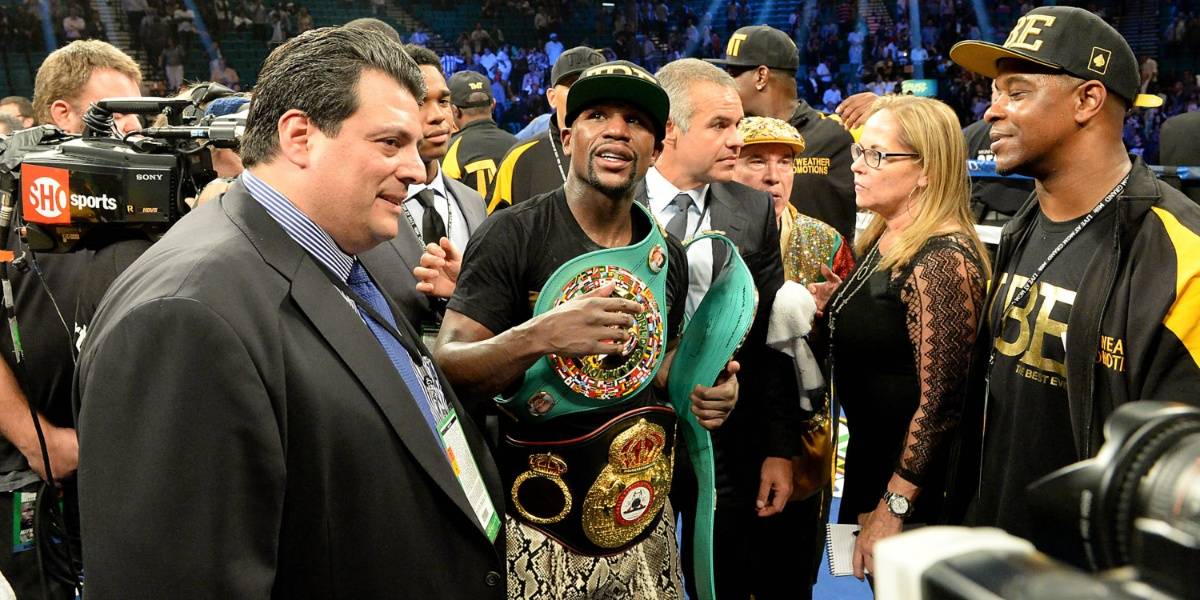 Floyd Mayweather: Age, Height, Wife, Record & More