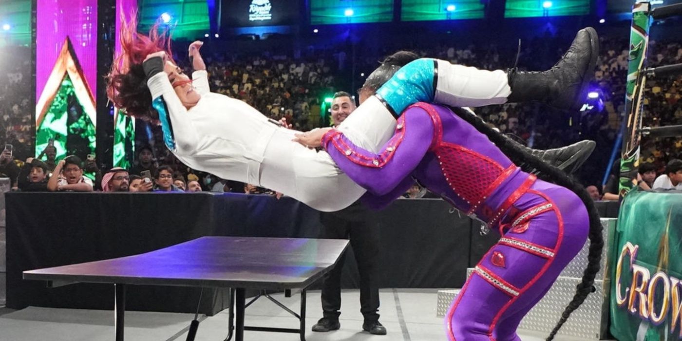 Wrestling Finishers Fans Love (But Are Unrealistic)