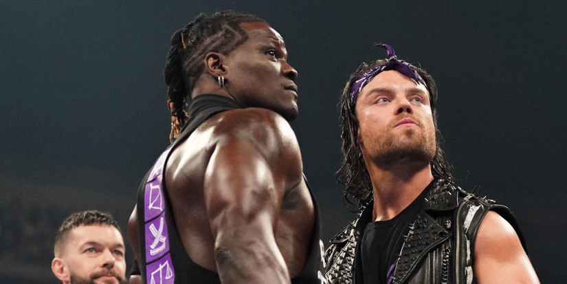 Top 10 WWE Christmas Matches Ever