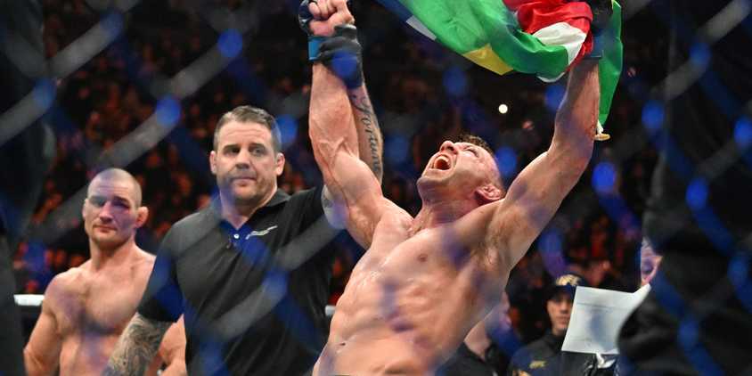 Dricus Du Plessis: Age, Height, Record & More