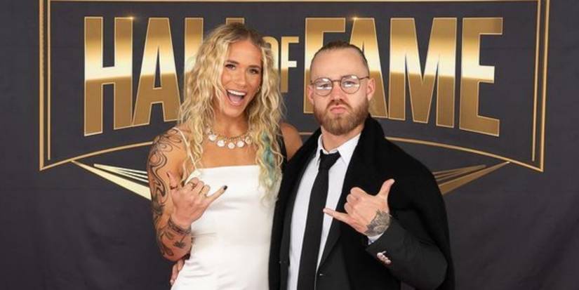 Who Are These WWE Female Wrestlers Dating?