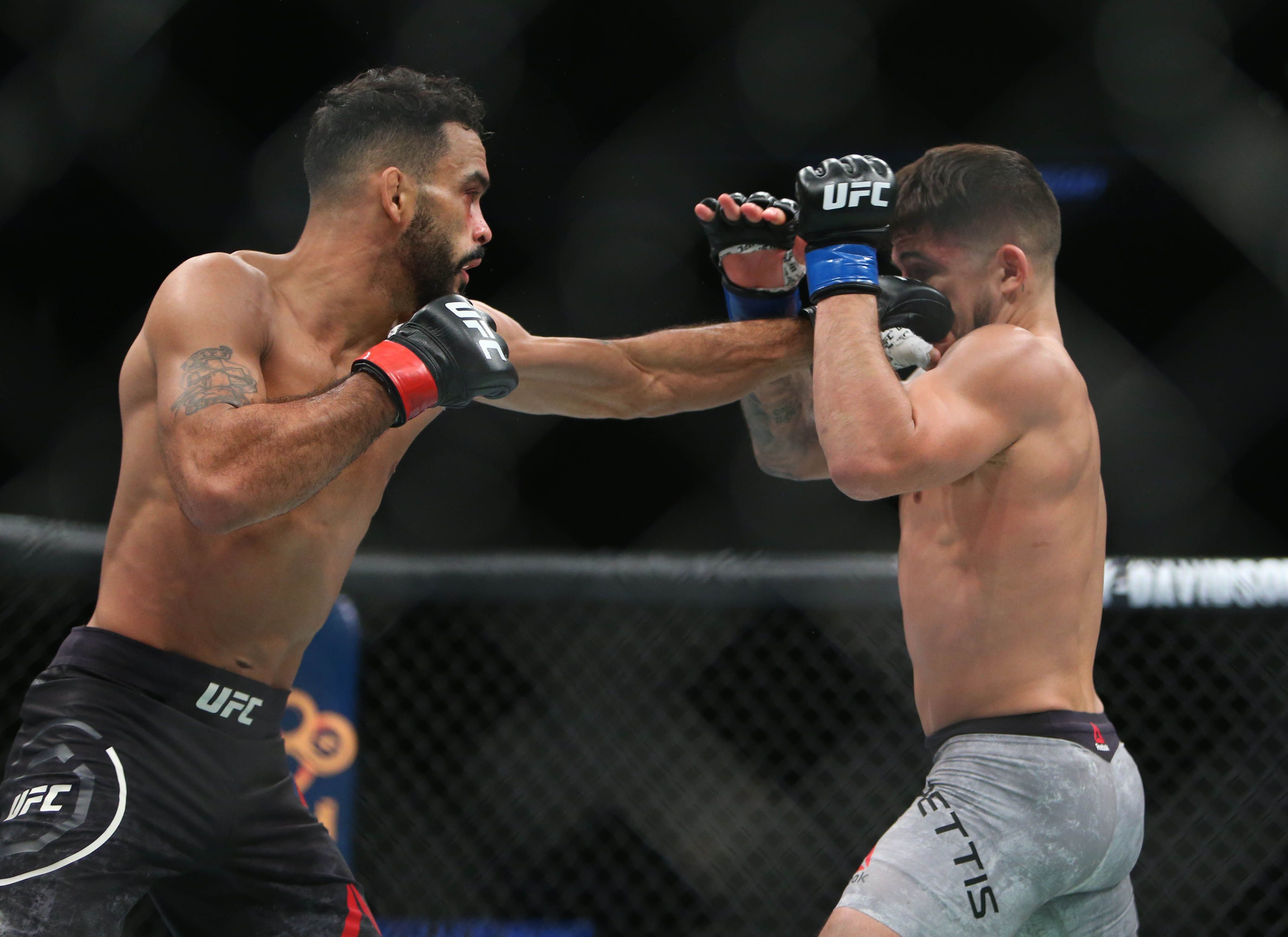 10 Best Jabbers In UFC History, Ranked By Their Jab
