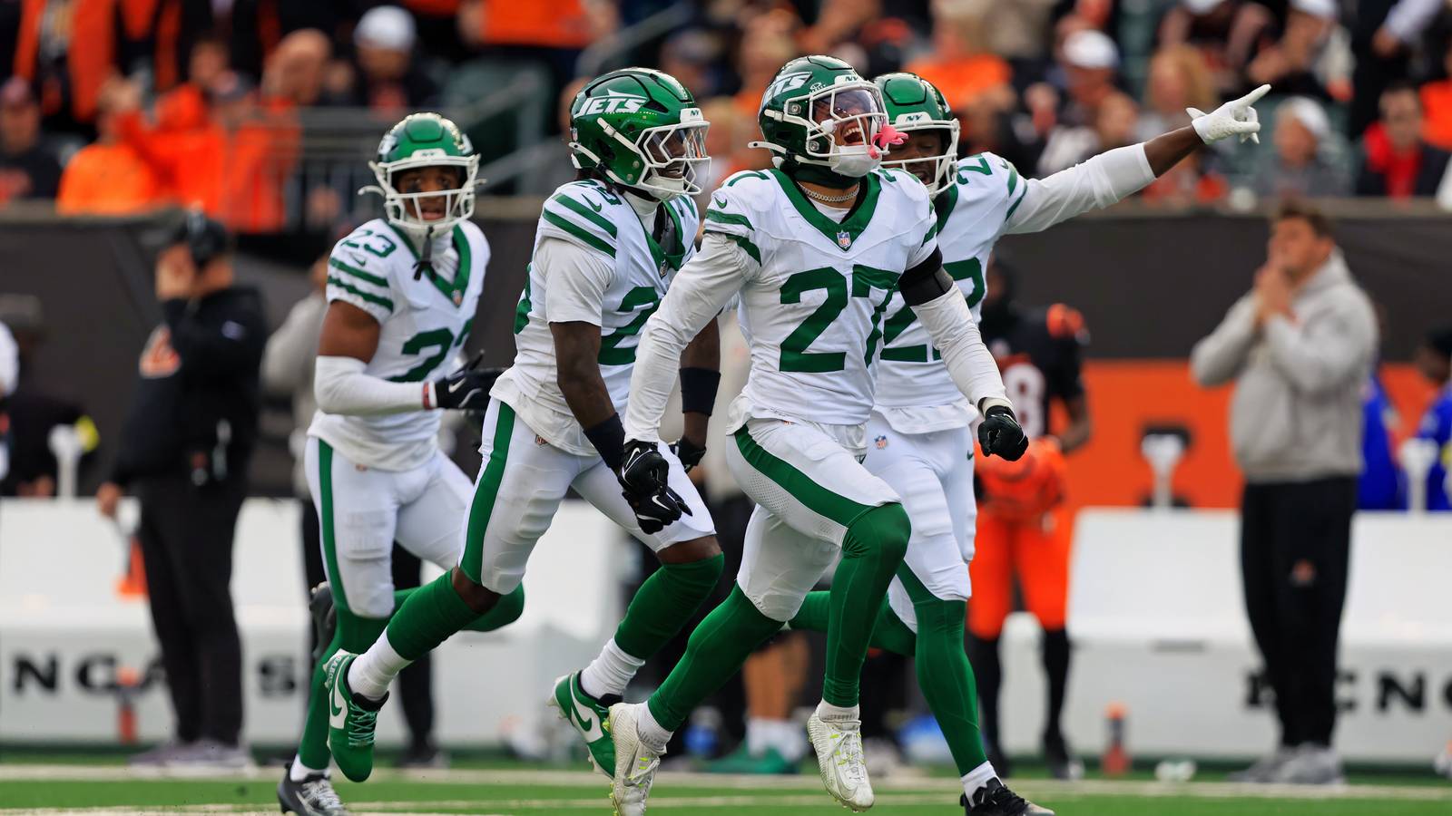 New York Jets Legend Predicting Big Things For Aaron Glenn's Team